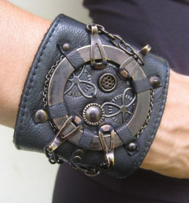 Jungle Tribe Steamtronic Trap Cuff - Black : Delicious Boutique