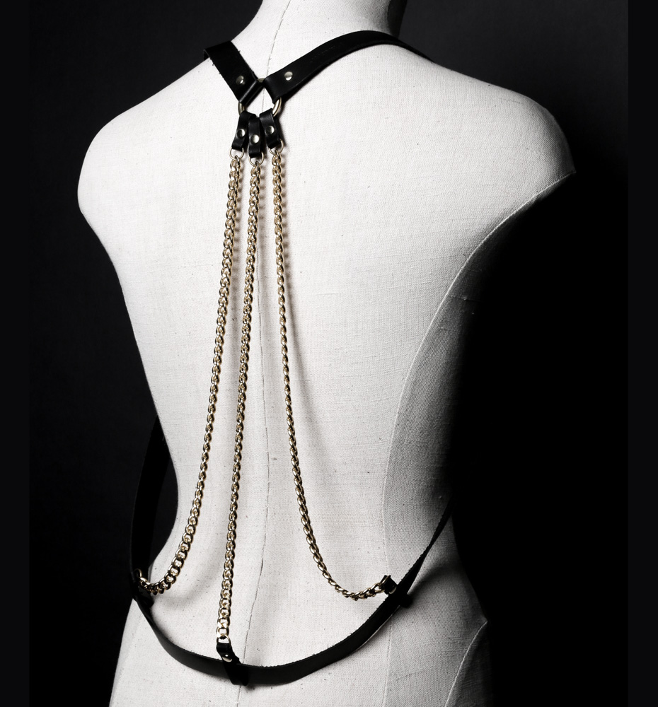 Jakimac Triple Chain Harness : Delicious Boutique